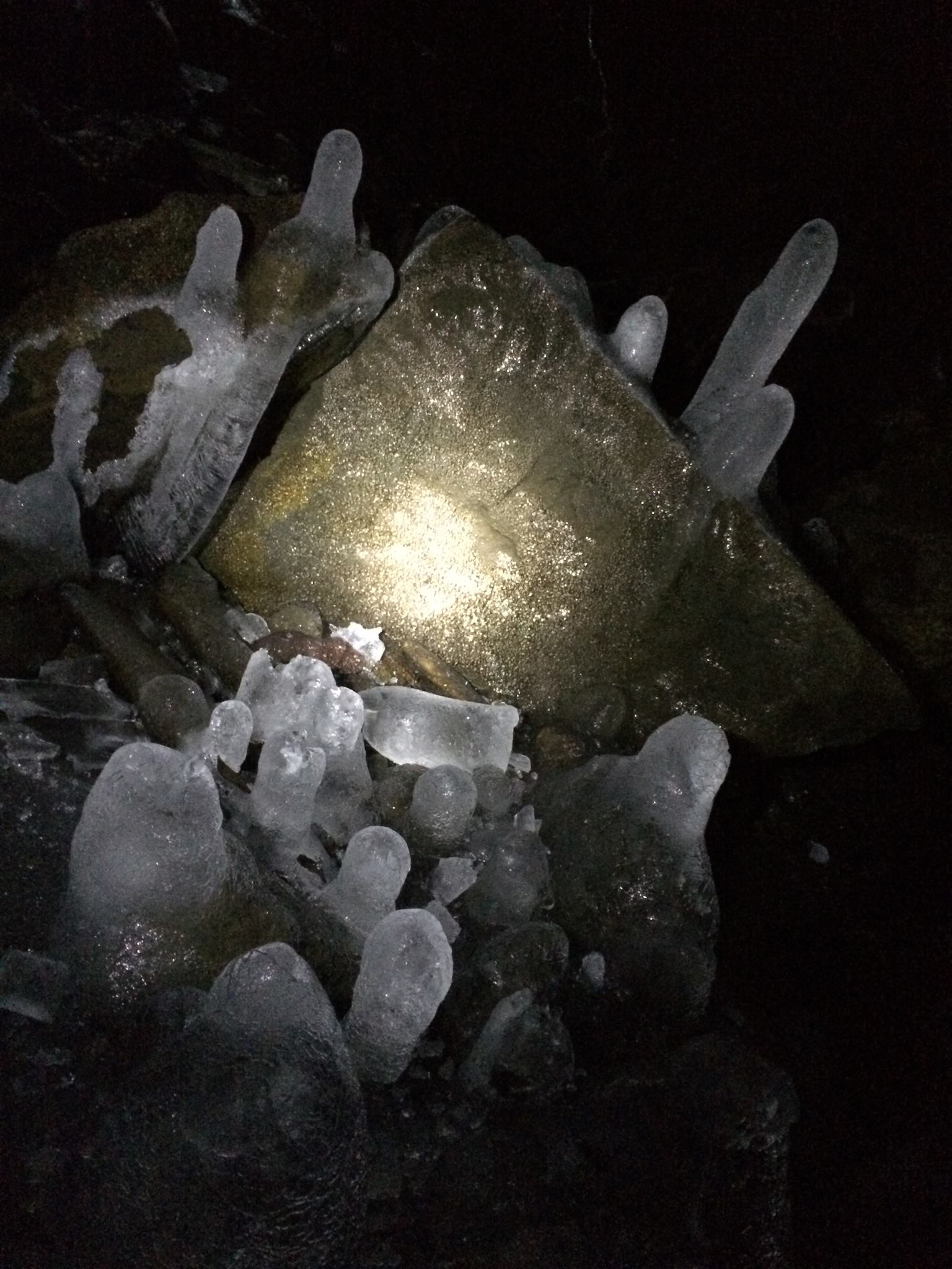 Guler Ice Caves in Washington State – jet lag journaling